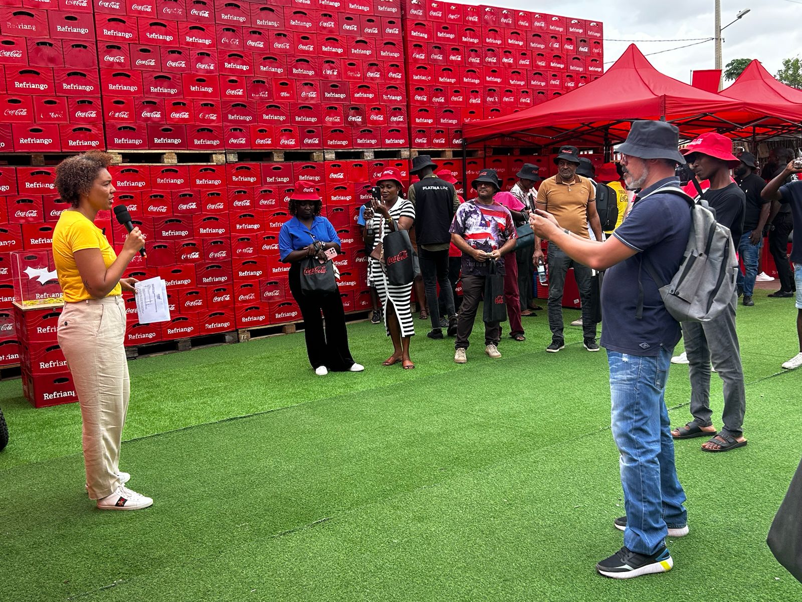 Coca-Cola Angola promove a campanha “Prémios Mágicos na tua garrafa de ...